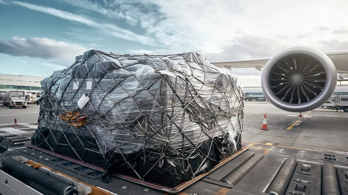 Air Freight Services | DB SCHENKER