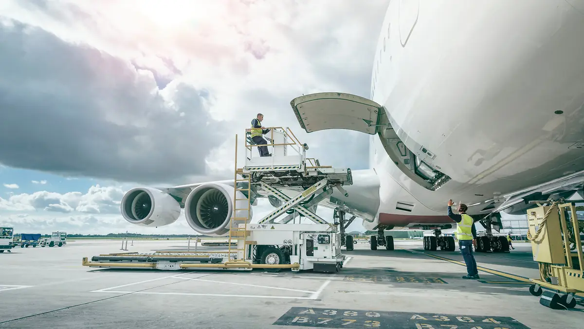 Ekspresowy fracht lotniczy | DB SCHENKER